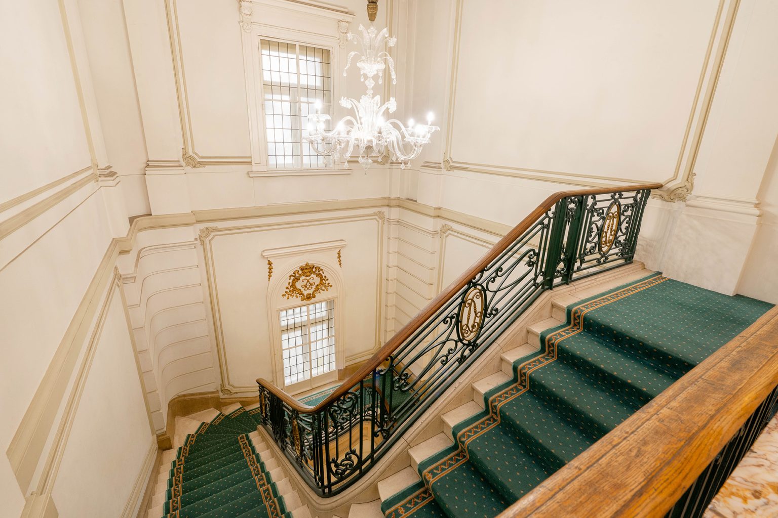 Contact - Club Prince Albert - Club privé militaire et personnel de la ...