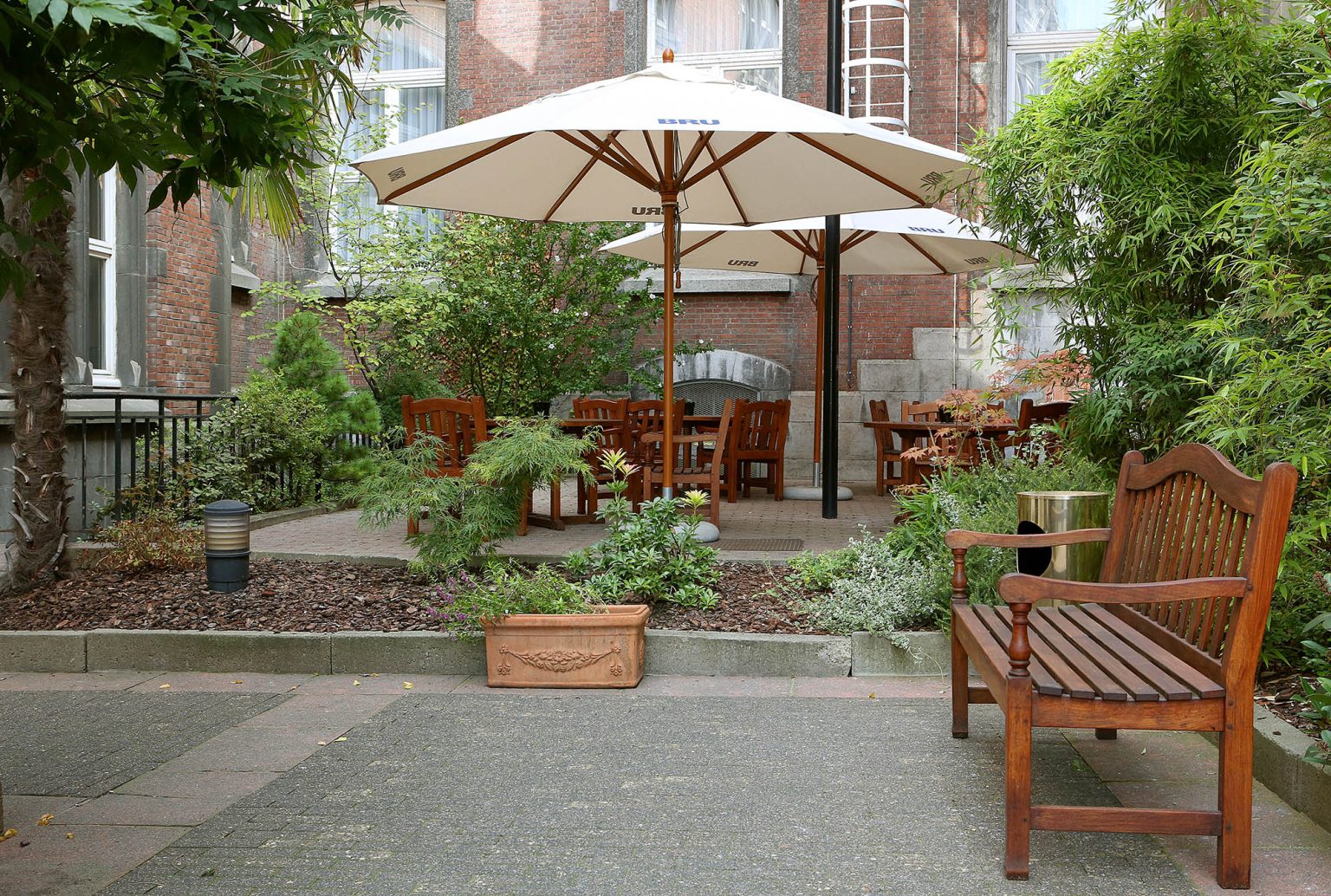 Contact - Club Prince Albert - Club privé militaire et personnel de la ...